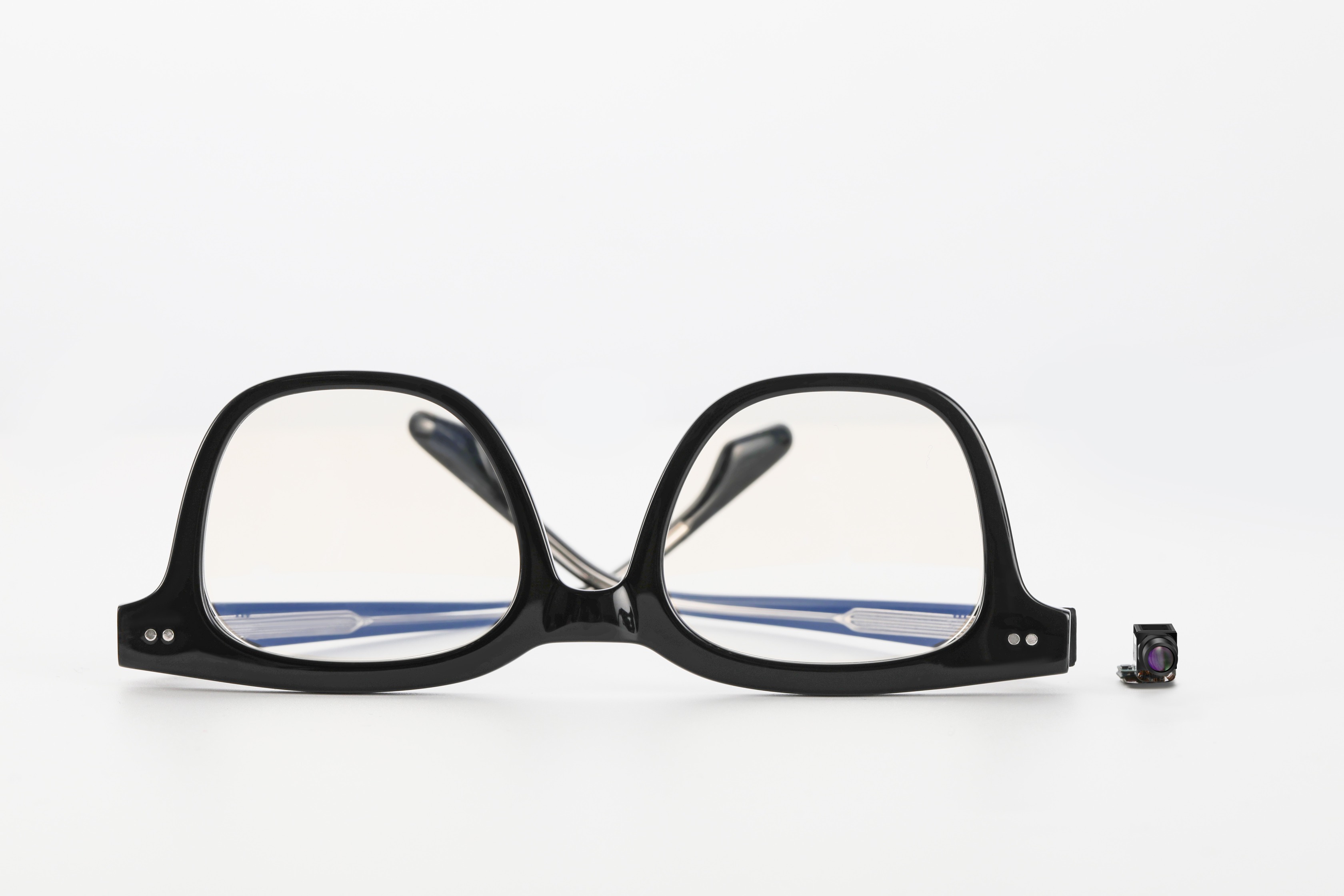 JBD量产彩色MicroLED“蜂鸟”光引擎，内置微显示屏获SID 2023年度最佳_VR陀螺