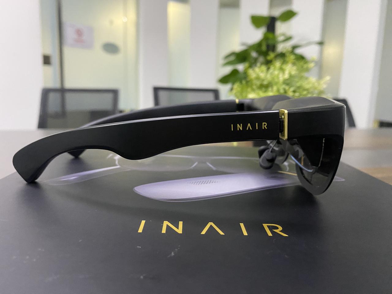 AI赋能的AR办公最优解决方案？INAIR Pro上手体验_VR陀螺