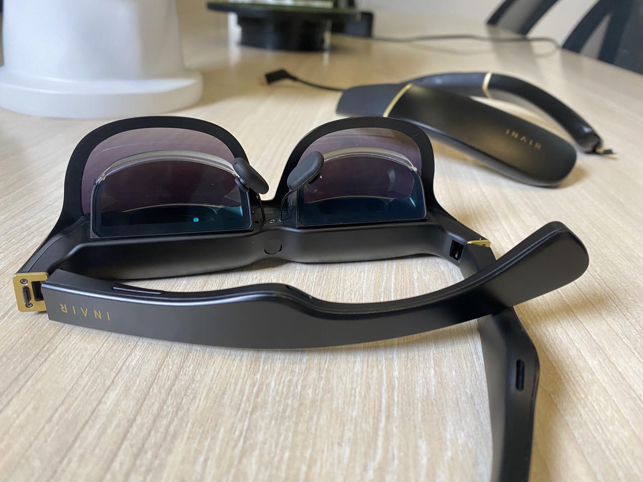 AI赋能的AR办公最优解决方案？INAIR Pro上手体验_VR陀螺