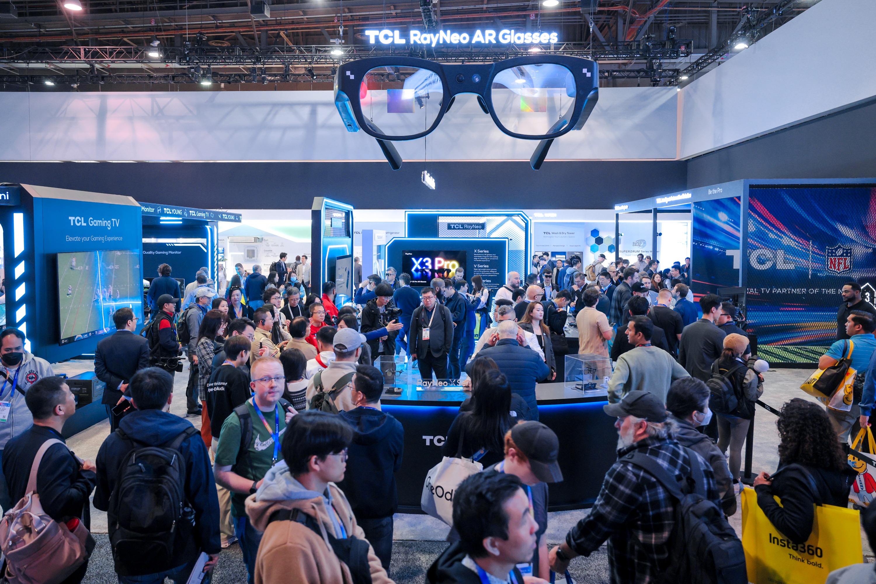 【CES2025】AI眼镜成CES大热门，雷鸟X3 Pro、V3惊艳亮相引关注_VR陀螺